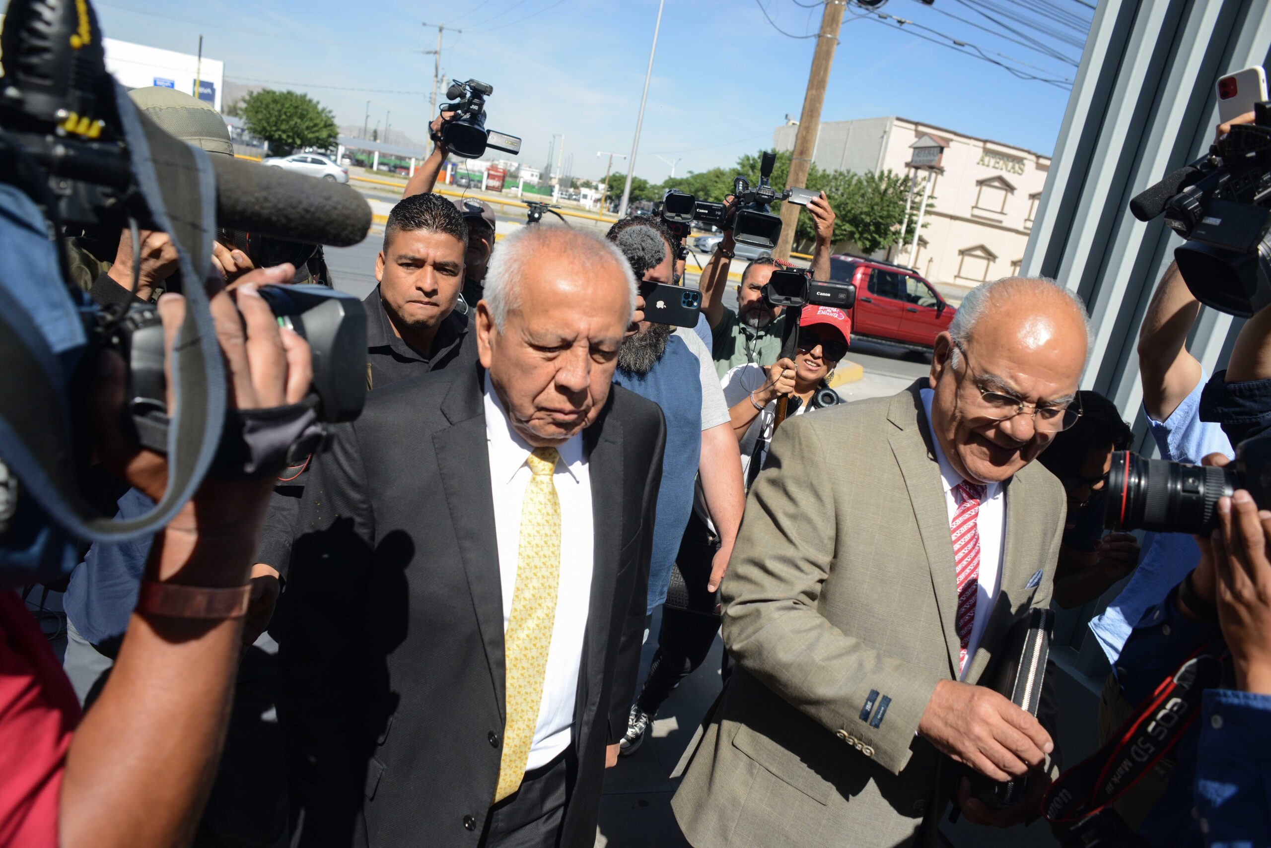 Nuevamente Garduño busca evadir cargos por tragedia migrante; acusan ...